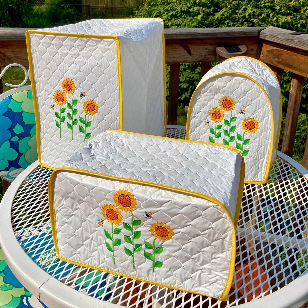 Vintage 70s Quilted Vinyl Flower Bee Appliance Covers / Vintage Set of ...