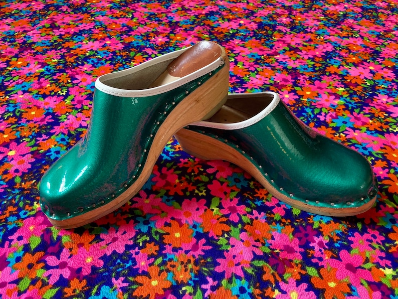 Vintage 70s GROOVY GREEN Swedish Clogs / Vintage 70s Shiny | Etsy