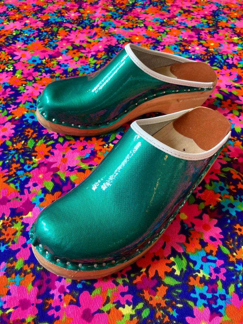 Vintage 70s GROOVY GREEN Swedish Clogs / Vintage 70s Shiny | Etsy