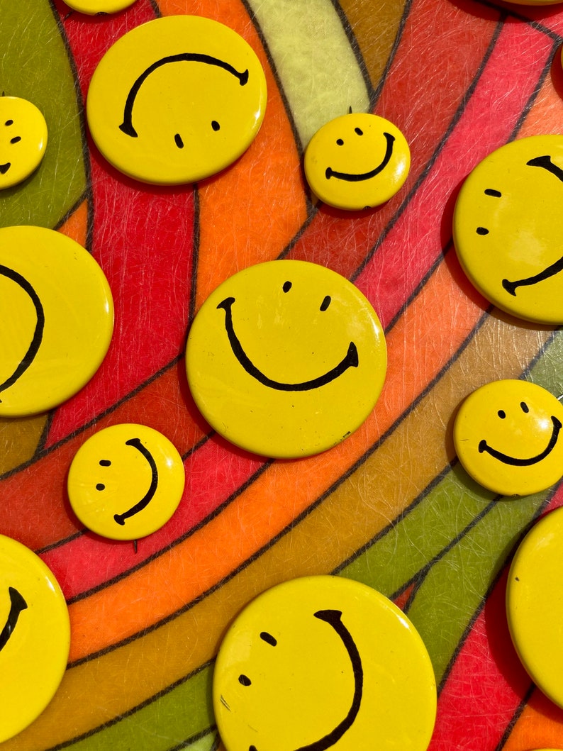 Vintage 70s Smiley Face Pin / Vintage Smiley Face Pin / - Etsy
