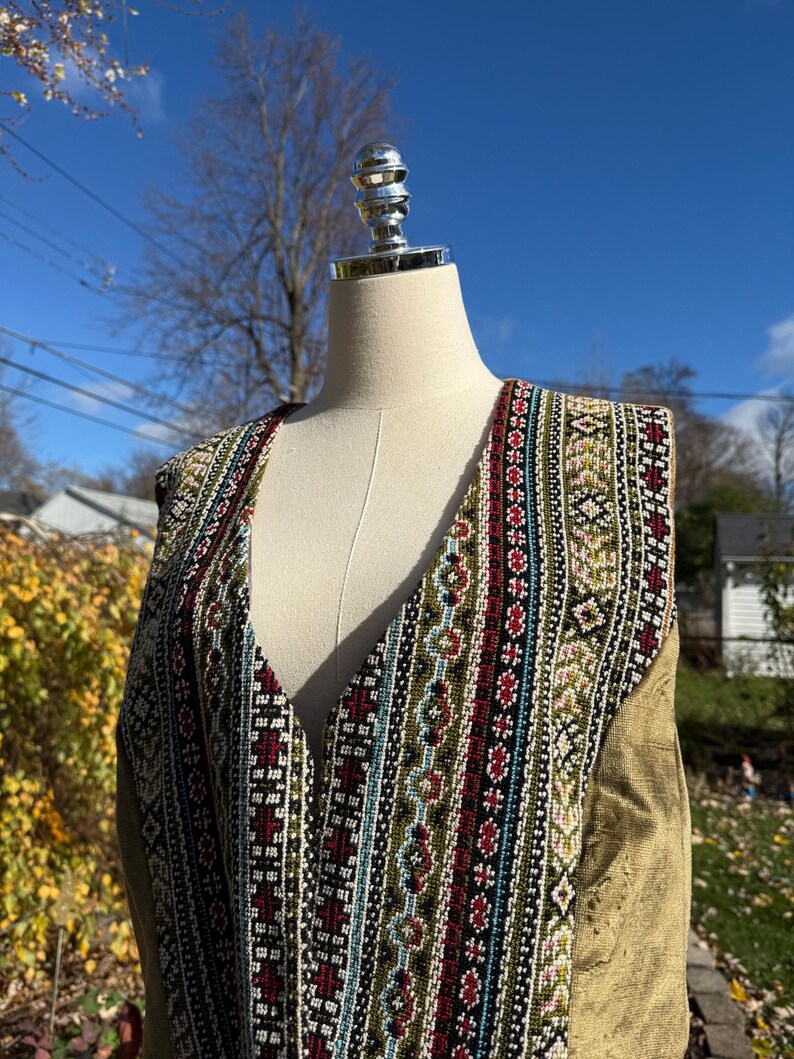 Vintage 60s Beige Needlework Tapestry Vest / Vintage 60s Needlepoint ...