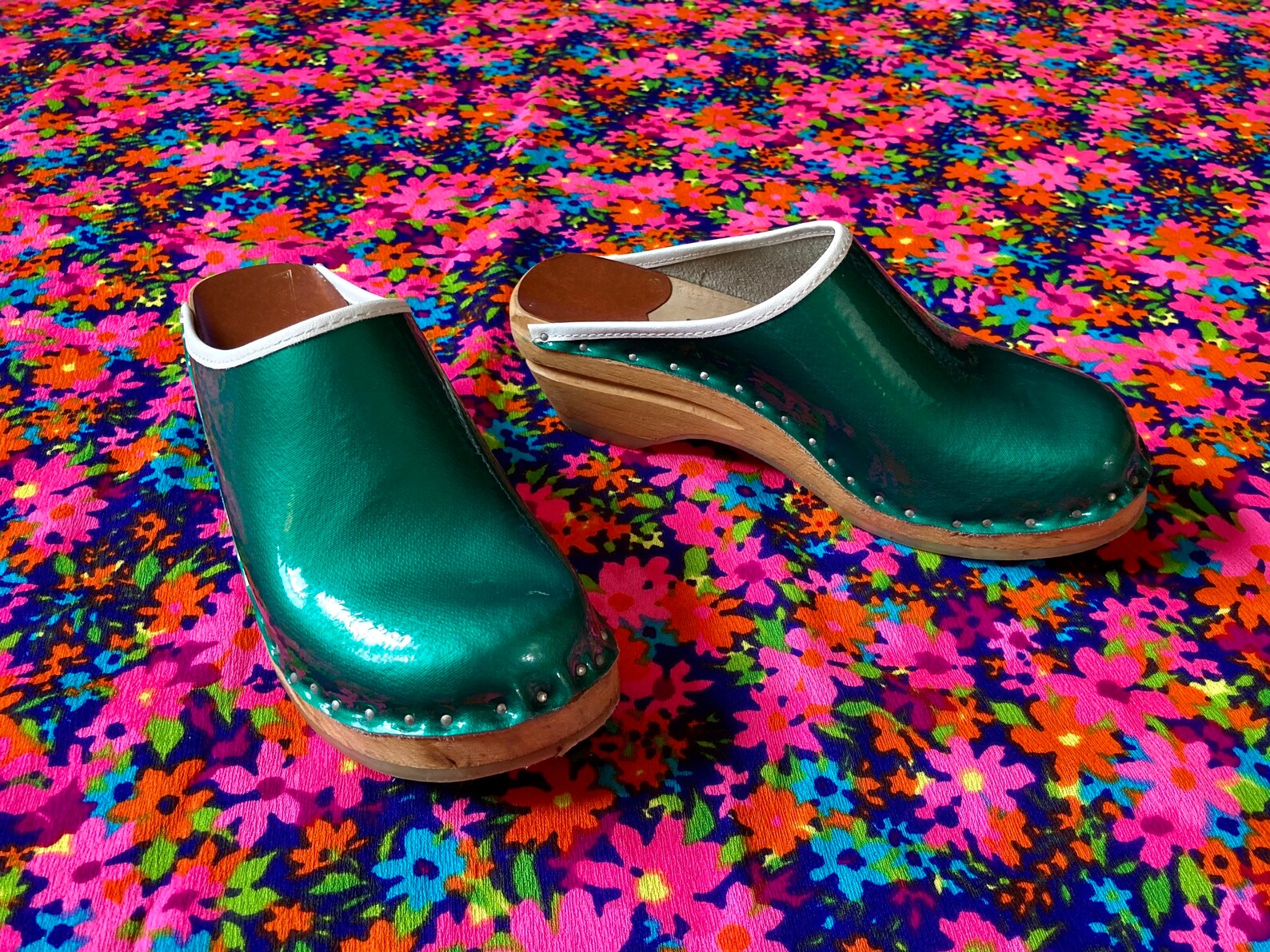 Vintage 70s GROOVY GREEN Swedish Clogs / Vintage 70s Shiny - Etsy
