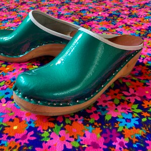 Vintage 70s GROOVY GREEN Swedish Clogs / Vintage 70s Shiny Green Clogs ...