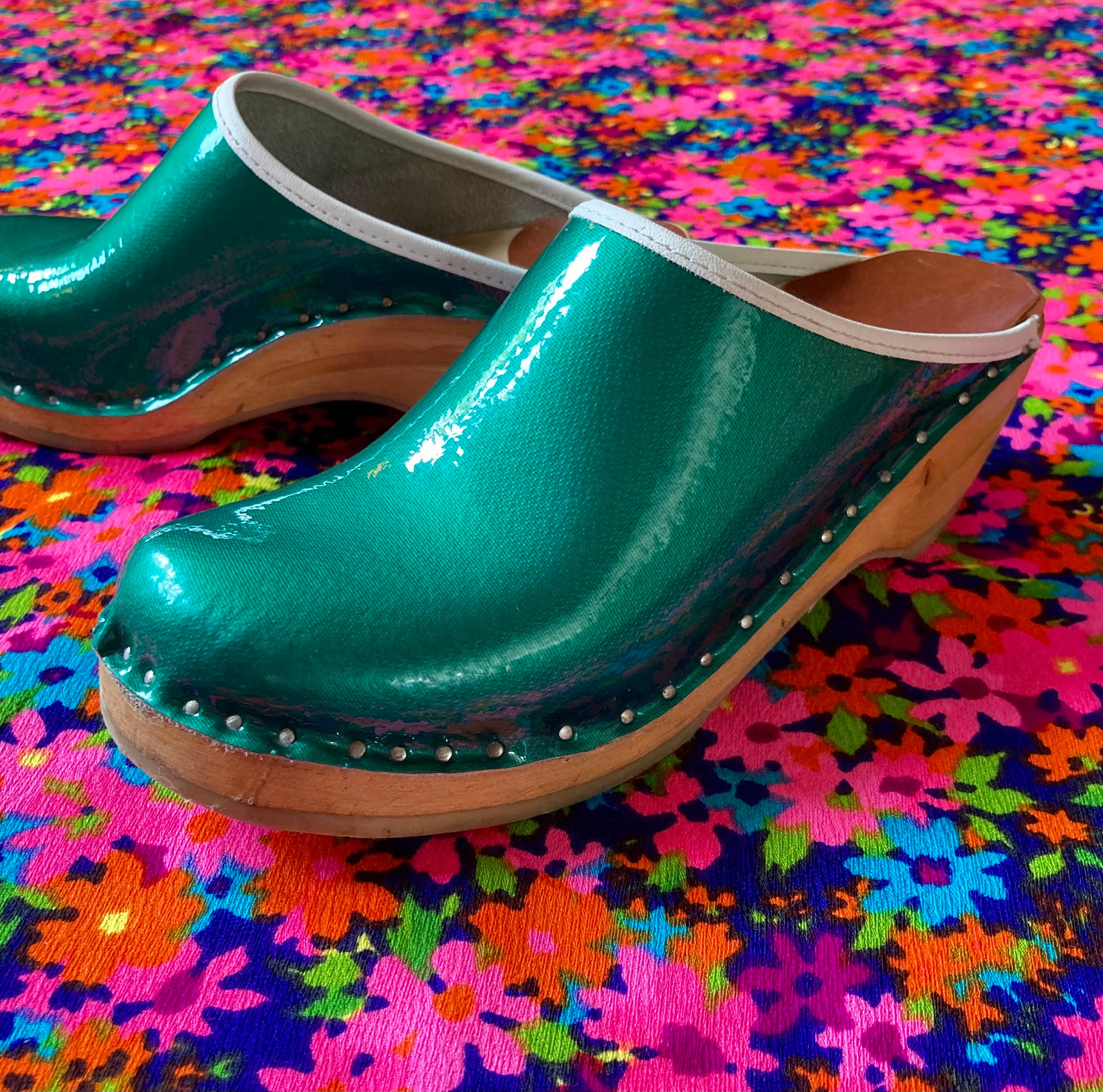 Vintage 70s GROOVY GREEN Swedish Clogs / Vintage 70s Shiny | Etsy