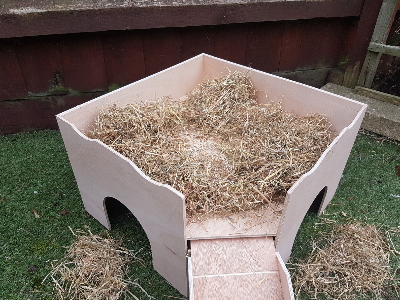 New improved design corner guinea pig castle with hook on | Etsy