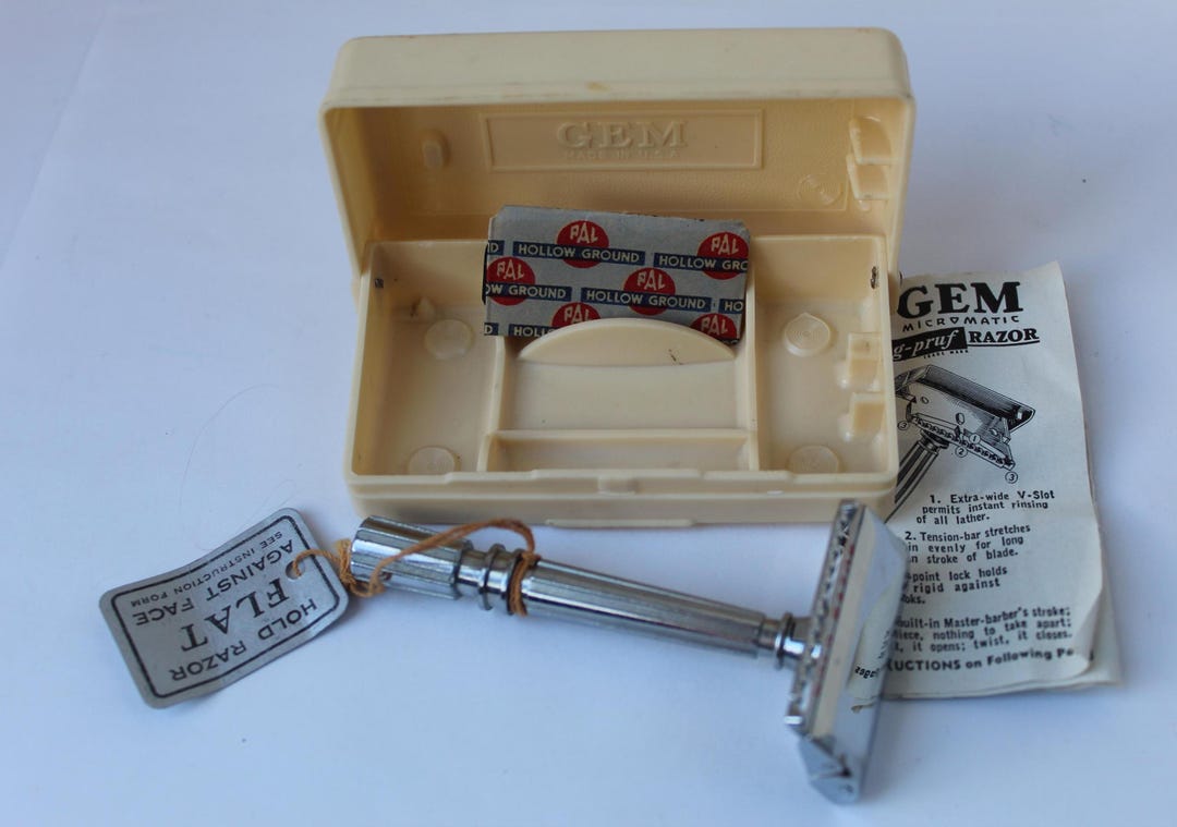 Vintage Gem Micromatic Men's Safety Razor in Original GEM Celluloid Box ...