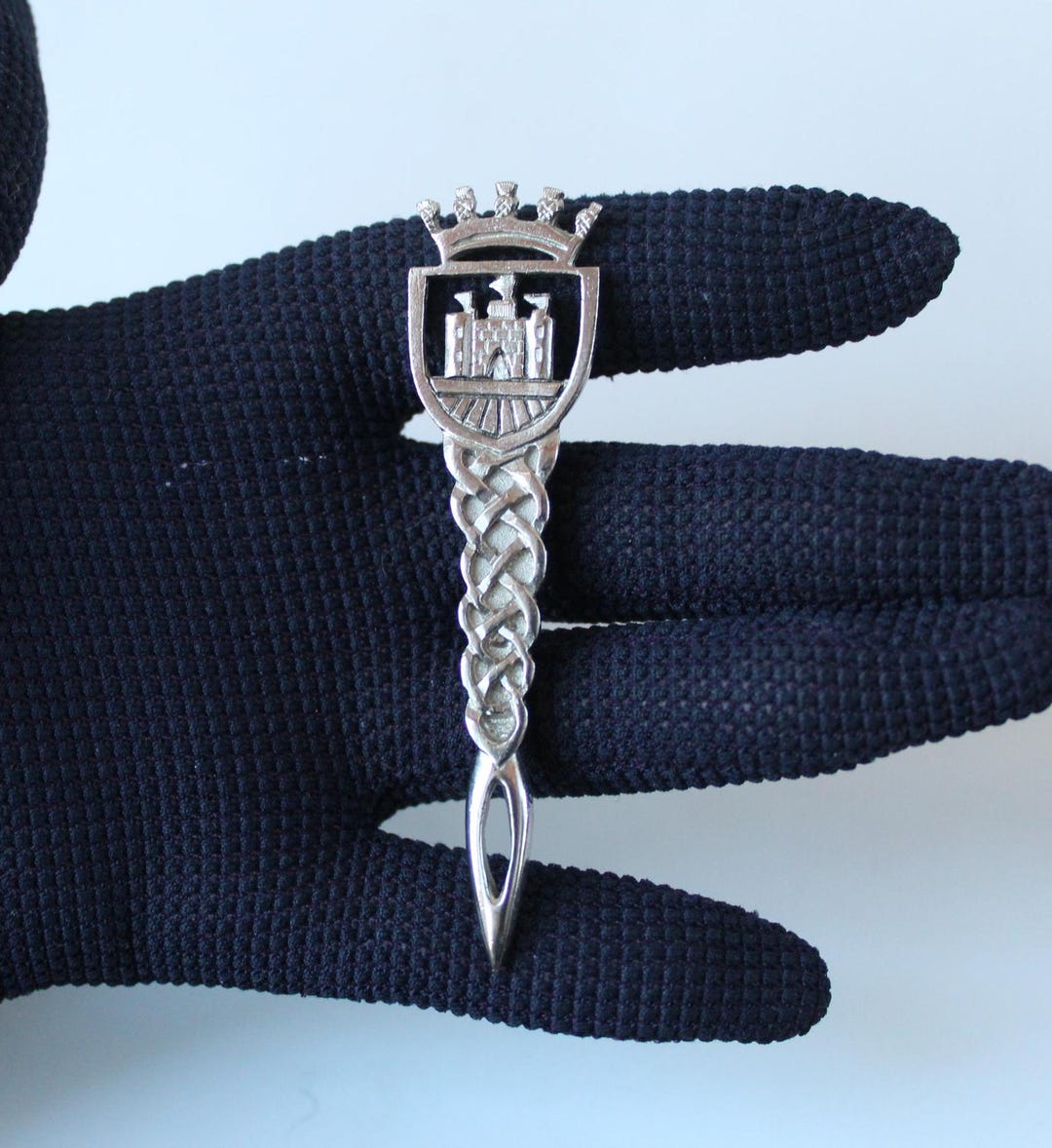 Vintage Silver Plate Castle Kilt Pin Celtic Scottish Castle Celtic Knot ...