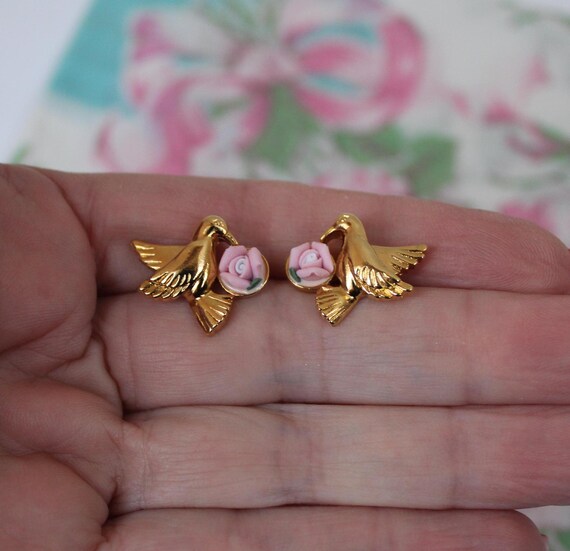 Vintage Avon 1980s Pink Porcelain Roses Hummingbird G… - Gem