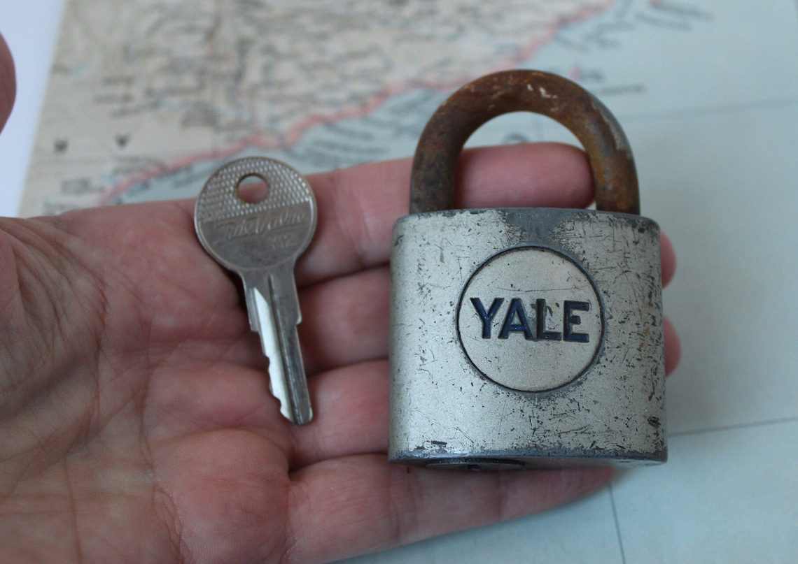 Old Vintage Yale Lock With Working Key Heavy Duty Yale Etsy old-vintage-yale-lock-with-working-key-heavy-duty-yale-etsy