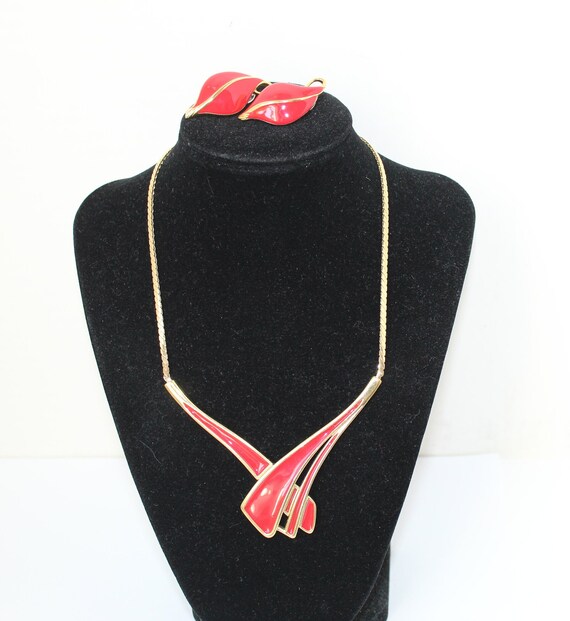 Vintage Trifari Red Enamel Modernist Necklace and Pie… - Gem Vintage Trifari Red Enamel Modernist Necklace and Pie… - Gem