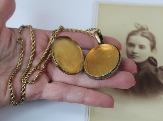 Antique Victorian Era Large Oval Locket Necklace with… - Gem