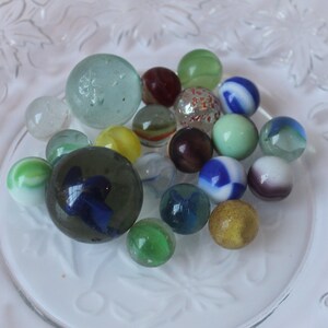Lot of 20 Antique Victorian Glass Marbles With 2 Large Shooters Marbles ...