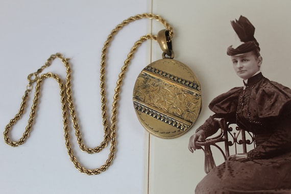 Antique Victorian Era Large Oval Locket Necklace with… - Gem