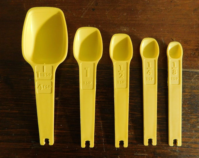 1970s Tupperware Measuring Spoons Set of 7 Retro Cream Vintage ...