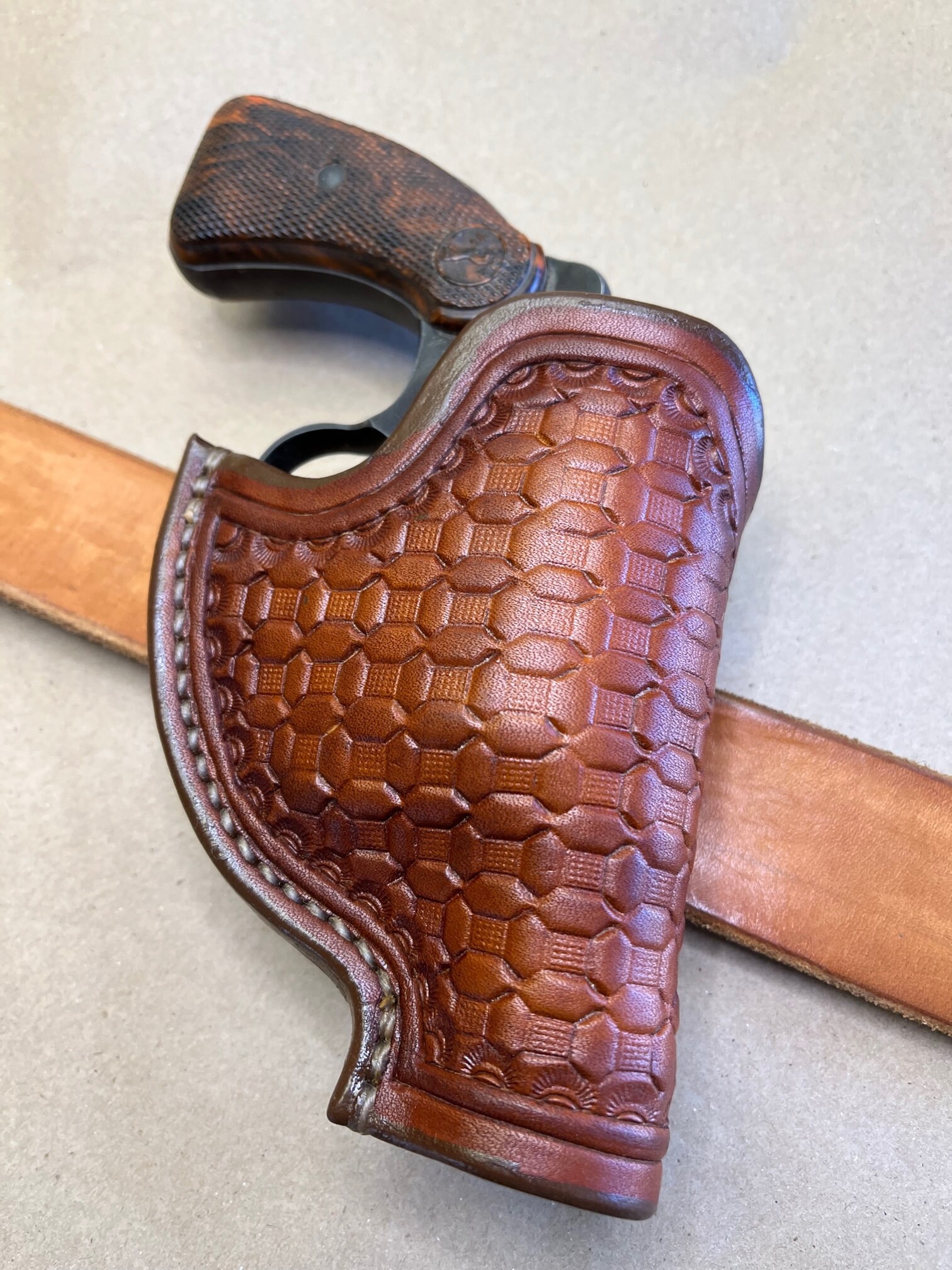 New the classic Crossdraw Holster for a Colt - Etsy