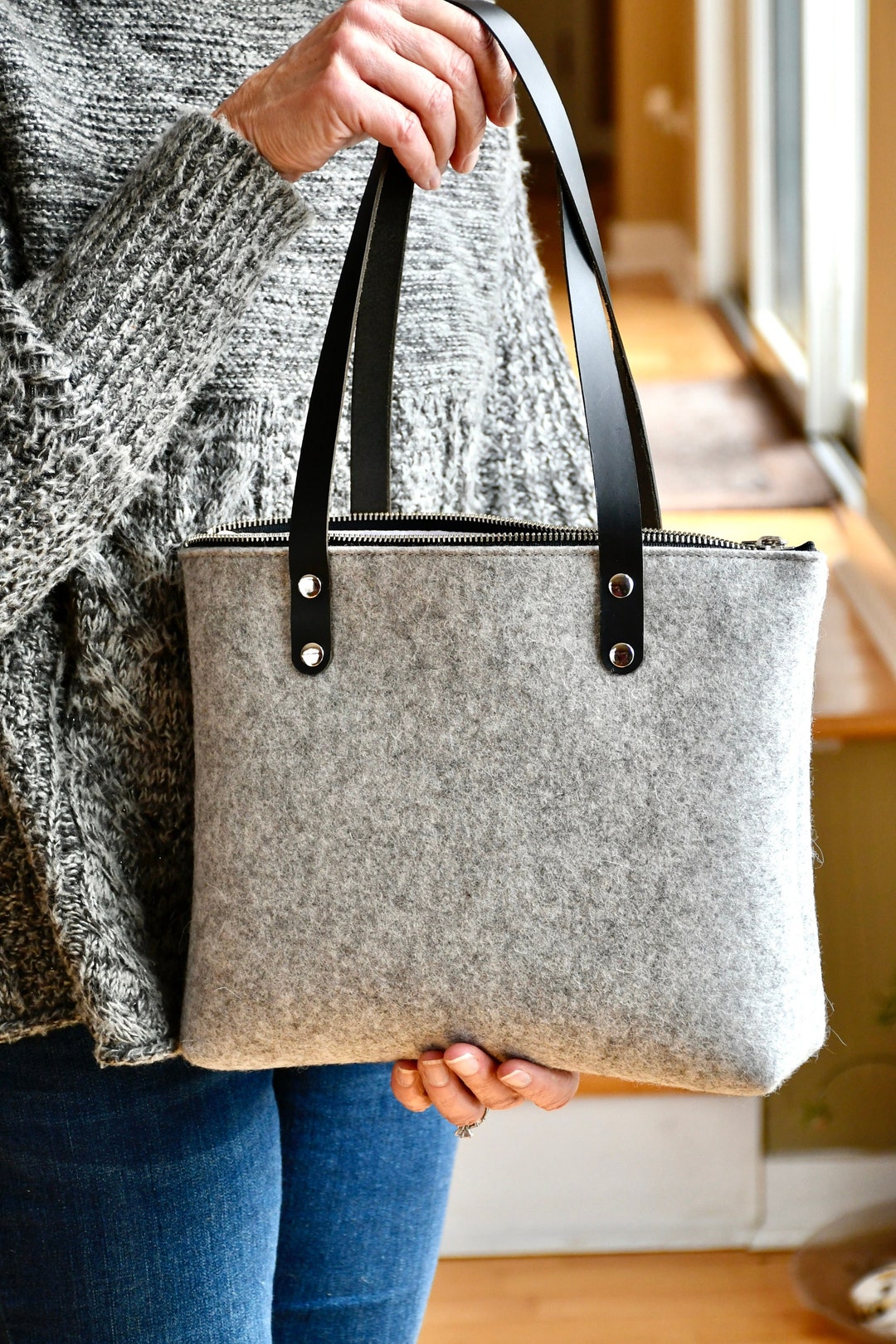 Merino Wool Felt Shoulder Bag in Stone Grey, Linen Lined Zipper Bag - Etsy