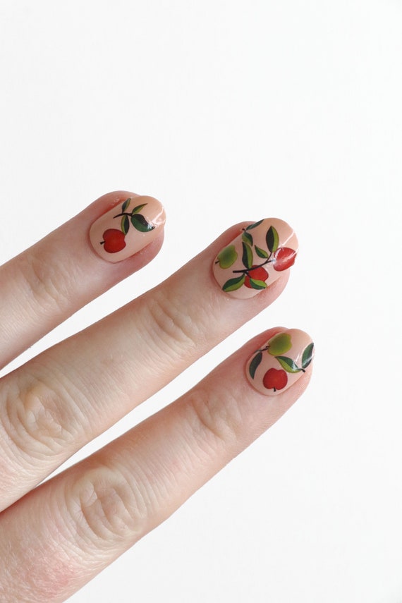 Nail Art Apple