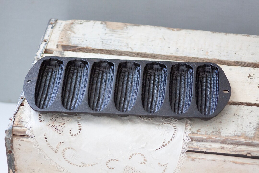 Cast Iron Corn Bread Stick Skillet Pan Manufactured by Lodge Between ...