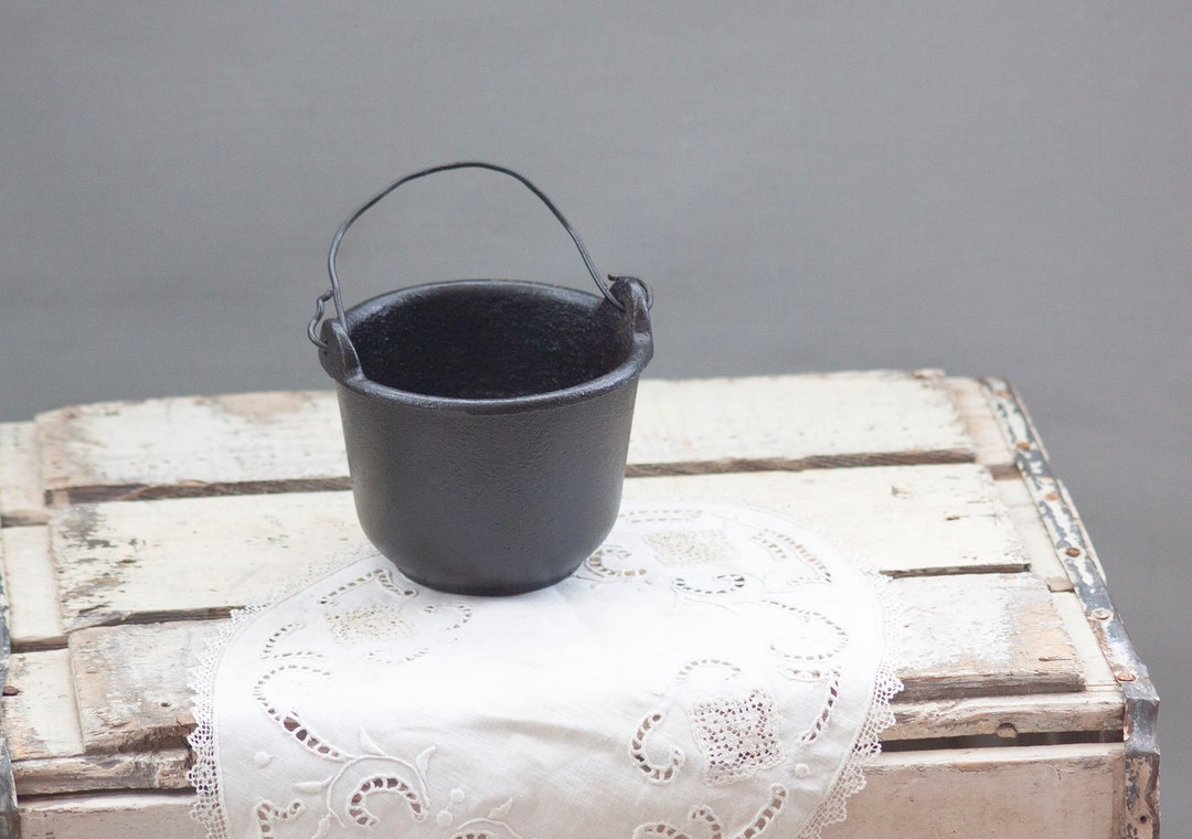 Small Cast Iron Lead Melting Pot in Rustic Condition. - Etsy
