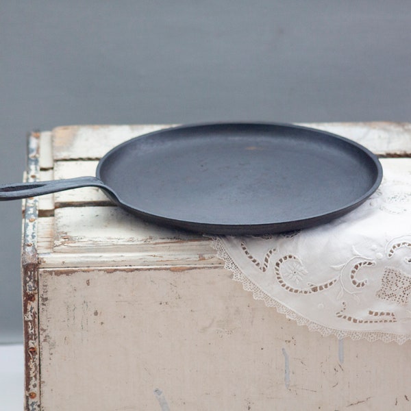 Antique Cast Iron Griddle - Etsy