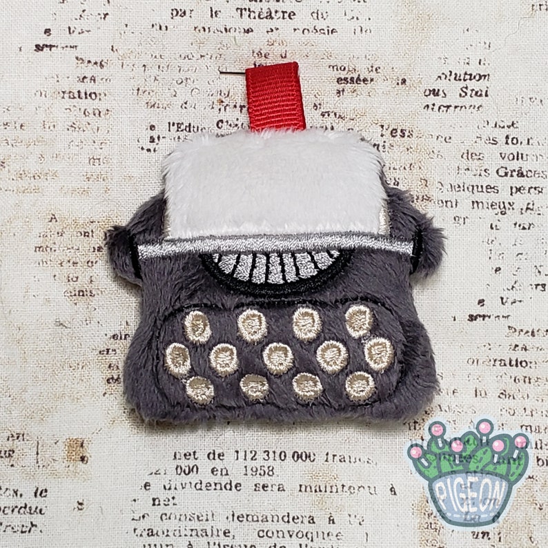 DIGITAL DOWNLOAD Typewriter ITH .pes Plush Charm Pattern - Etsy