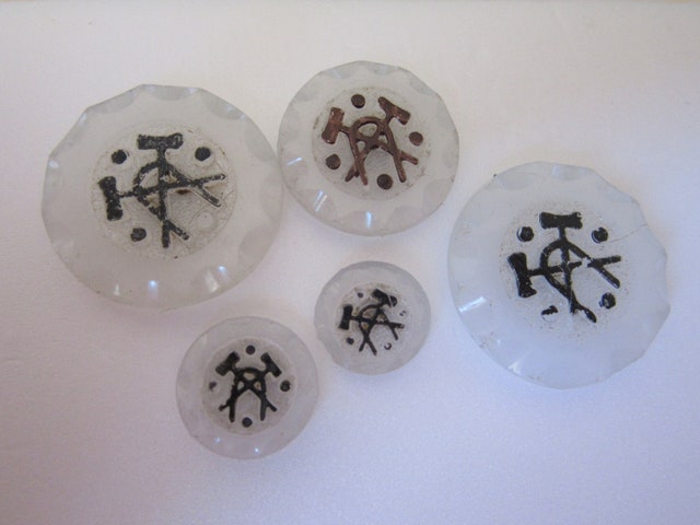 inspiredwithbuttons - Etsy Canada