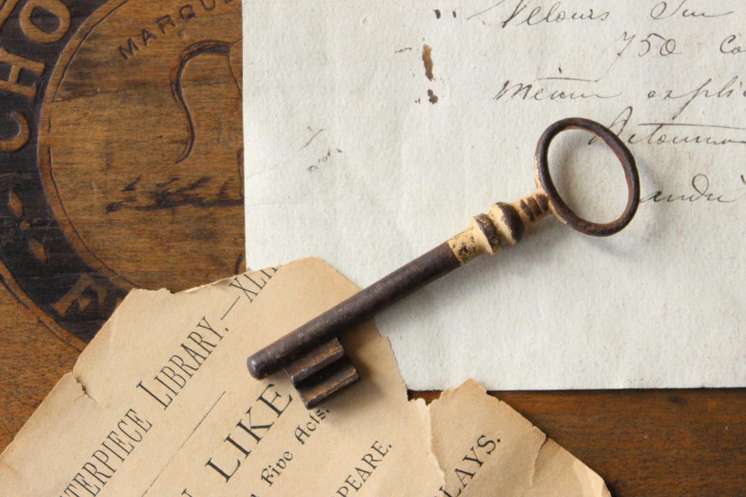 Vintage French Chateau Skeleton Key: Rusty Steel Farmhouse Decor (key ...