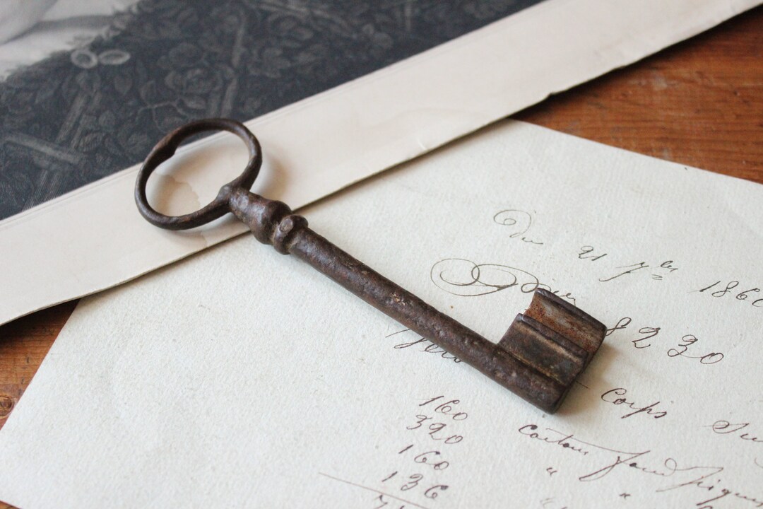 Vintage French Skeleton Door Key Farmhouse Metal Rusty Steel Decorative ...