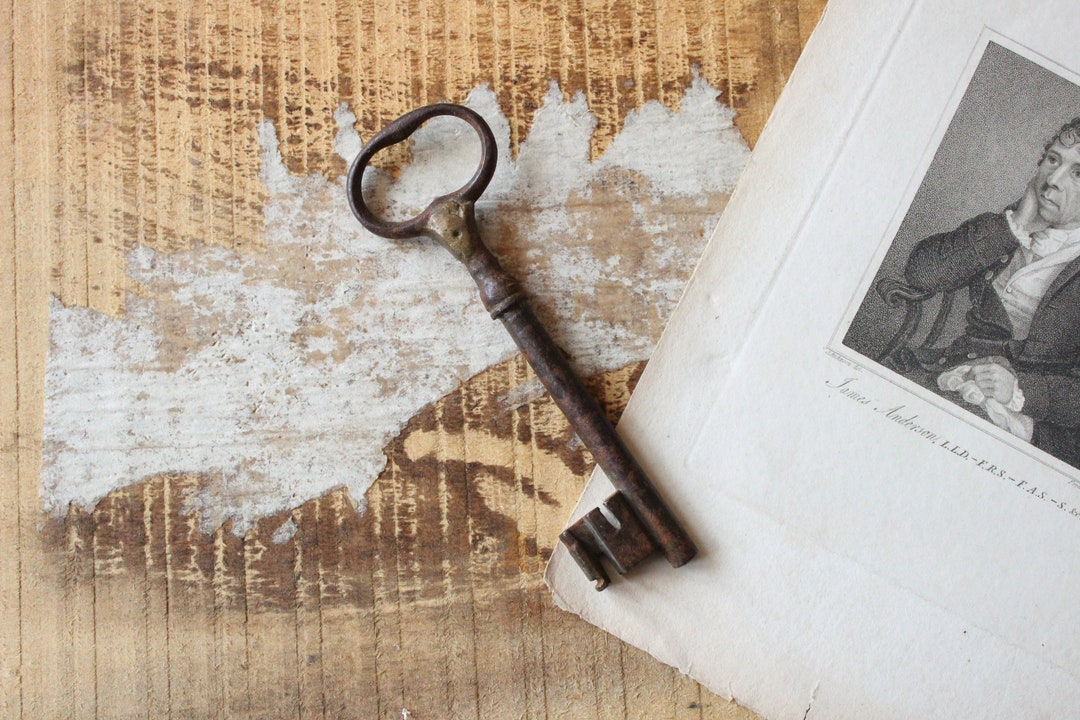 Vintage French Skeleton Door Key Farmhouse Metal Rusty Steel Decorative ...