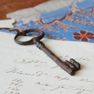 Vintage French Skeleton Door Key Farmhouse Metal Rusty Steel Decorative ...