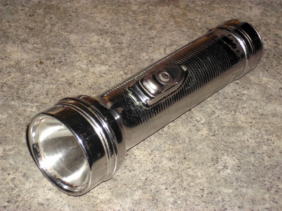 Vintage 70s Eveready Chrome Flashlight - Etsy