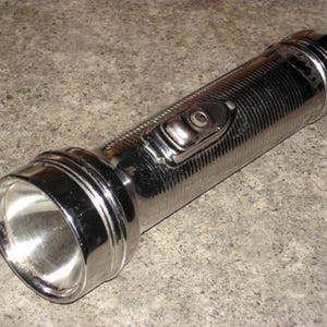 Vintage 70s Eveready Chrome Flashlight - Etsy