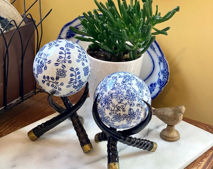 Beautiful Pair Lacquer and Brass Stand Amazing Shelfie Display Stand ...