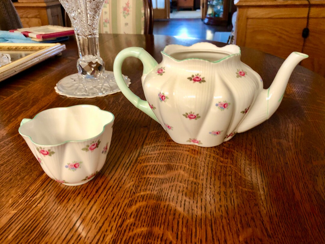 SHELLEY Porcelain Teapot Dainty Pink Rosebuds Blue Flowers Shelley ...