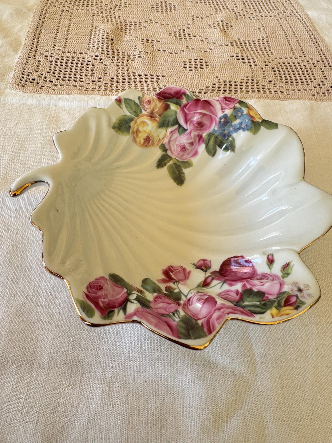 PORCELAIN POCKET EMPTY CUP, Vintage Royal Porcelain Leaf-shaped Pocket ...