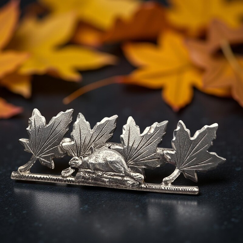 Beaver Brooch - Etsy