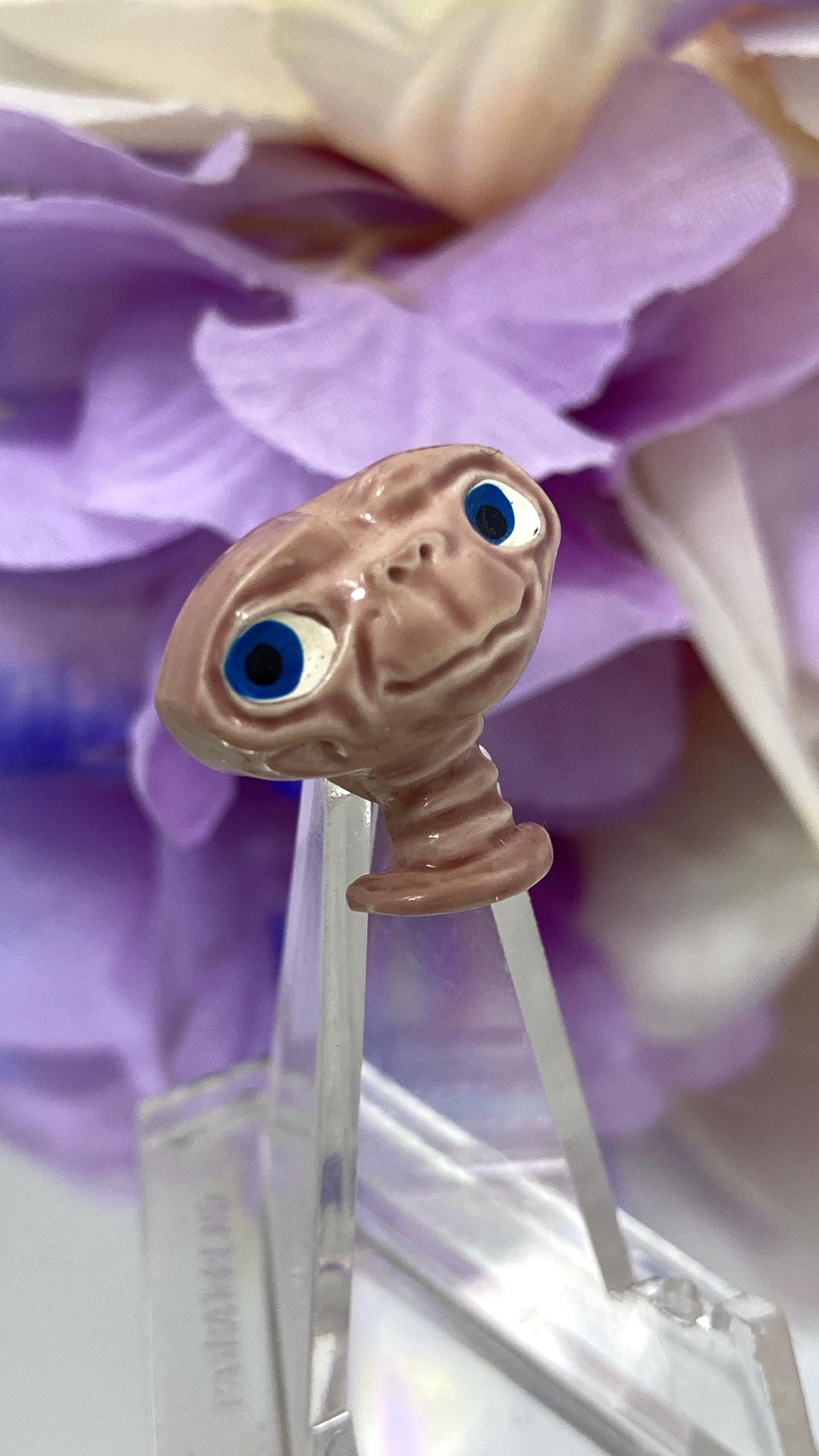 Vintage Early 1980s Collectible E.T Signed UCS, Extra Terrestrial Pin ...