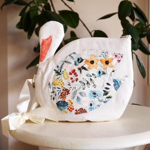 Animal Shaped Clutch Bag, White Swan Wristlet, White Clutch Bag, Zipper ...