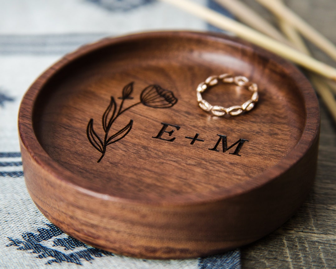 Engraved Floral Ring Tray Round or Oval Jewelry Tray, 5th Wedding ...
