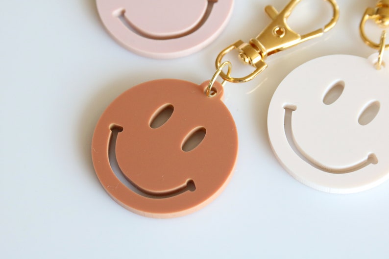 Colorful Happy Face Keychain | CHOOSE YOUR COLOR | Back to School ...