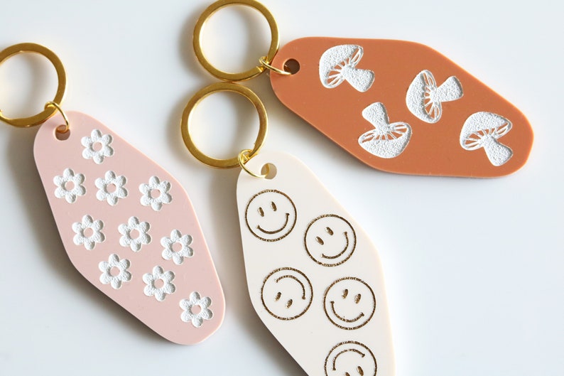 Colorful Retro Pattern Motel Keychain CHOOSE YOUR COLOR - Etsy