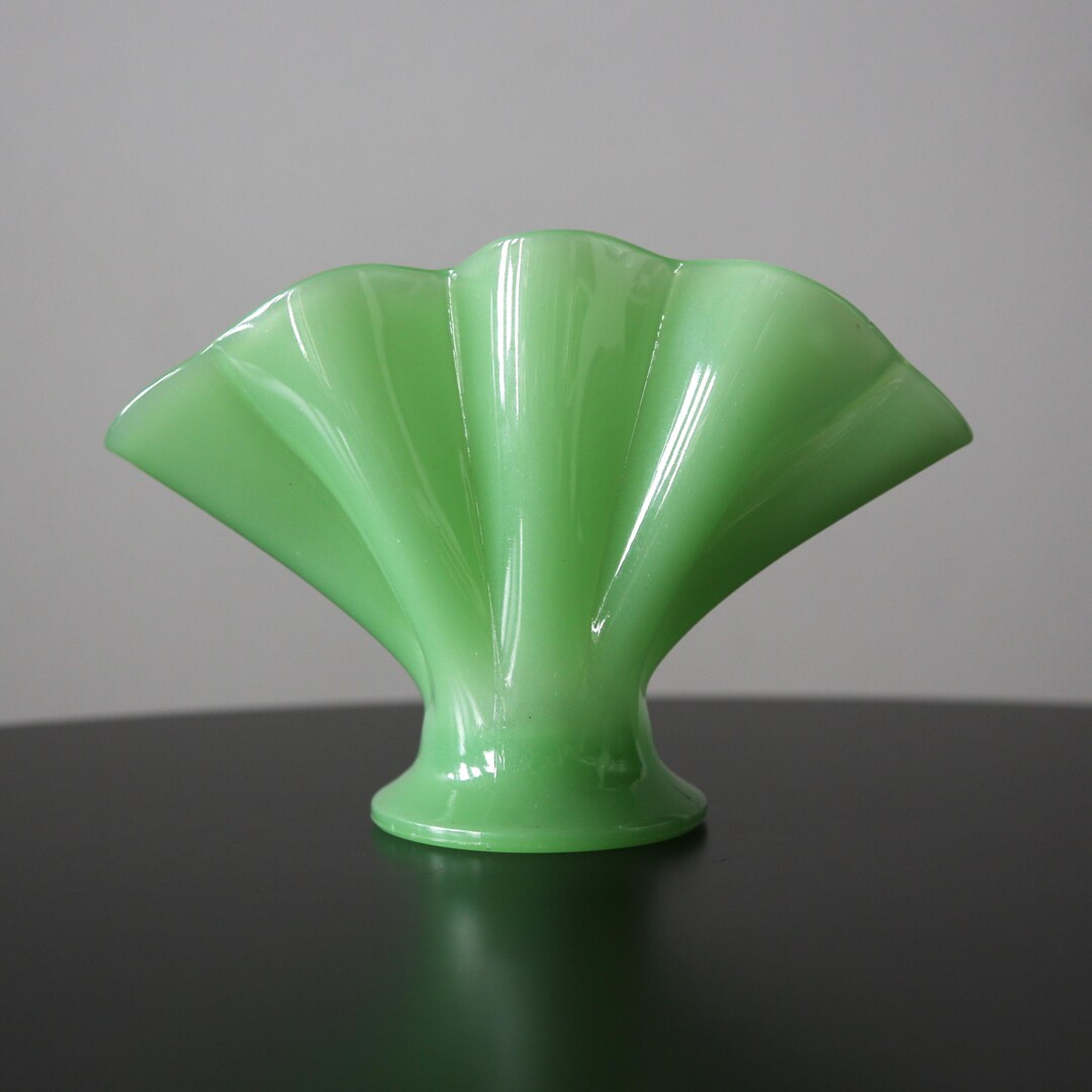 Vintage Fenton Jadeite Fan Vase Jade Green Scalloped Glass 1930s - Etsy