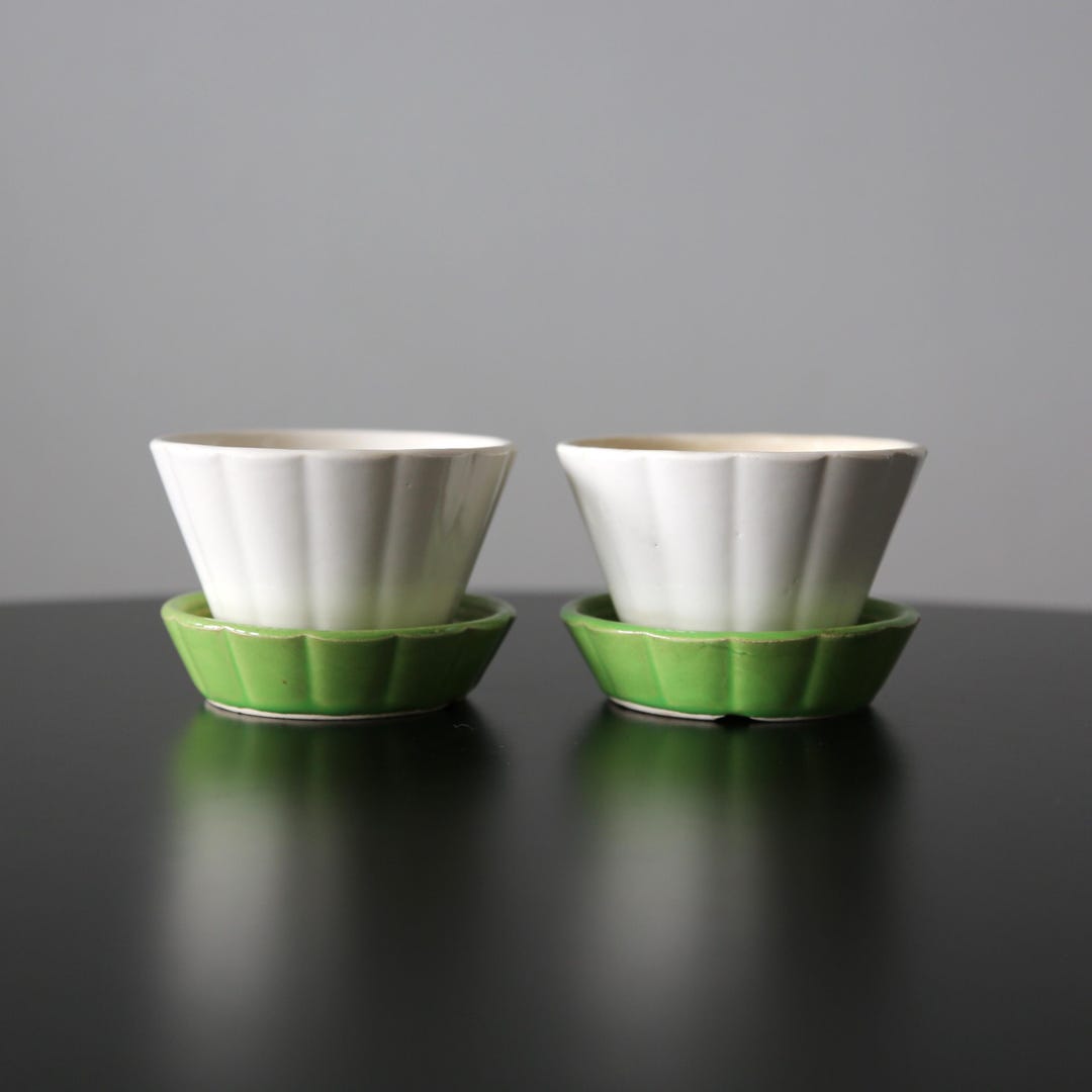 Pair MCM Shawnee Small Planters With Attached Saucers #533 Cream ...