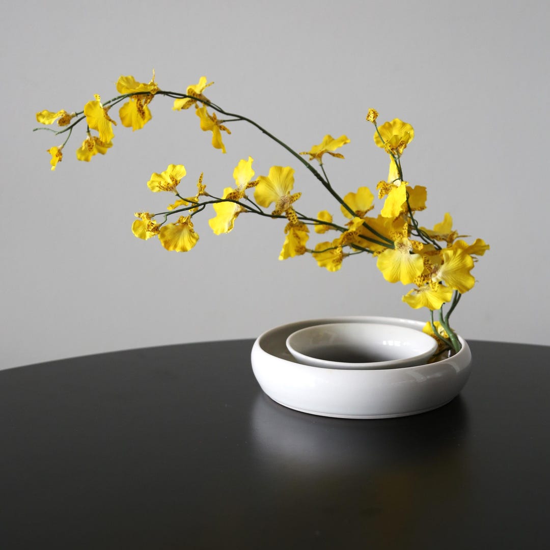 Vintage Porcelain Flower Ring Vase Pansy / Posy Centerpiece Ikebana ...