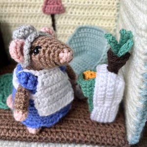 Grandma Mouse's House Crochet Pattern - Etsy UK