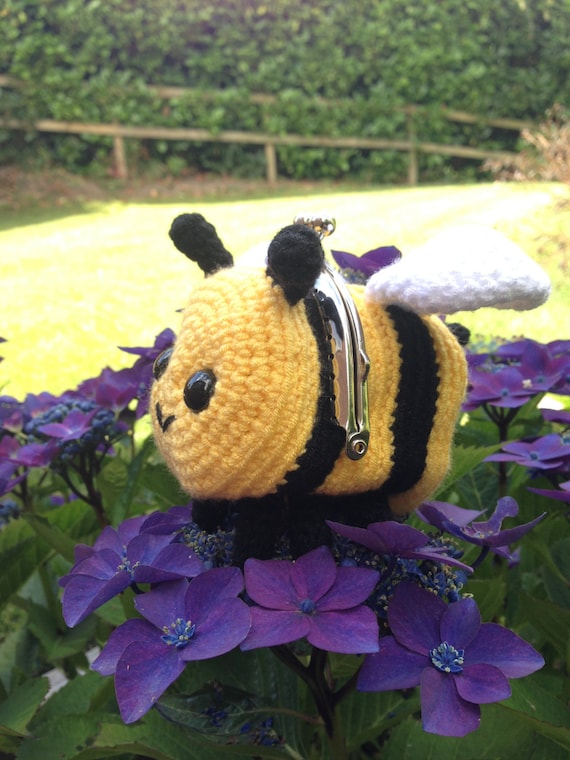 Bee Coin Purse Crochet Pattern Craft Supplies & Tools Patterns Sewing ...