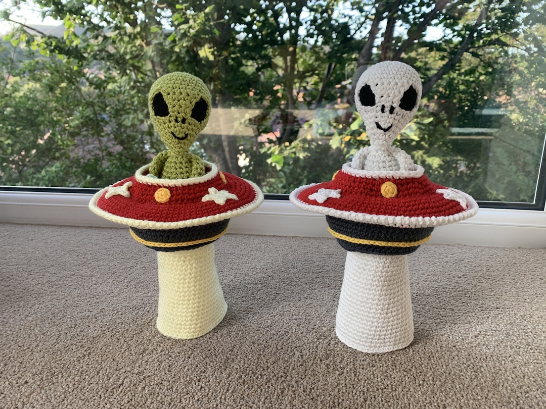 Alien in a Spaceship Crochet Pattern - Etsy