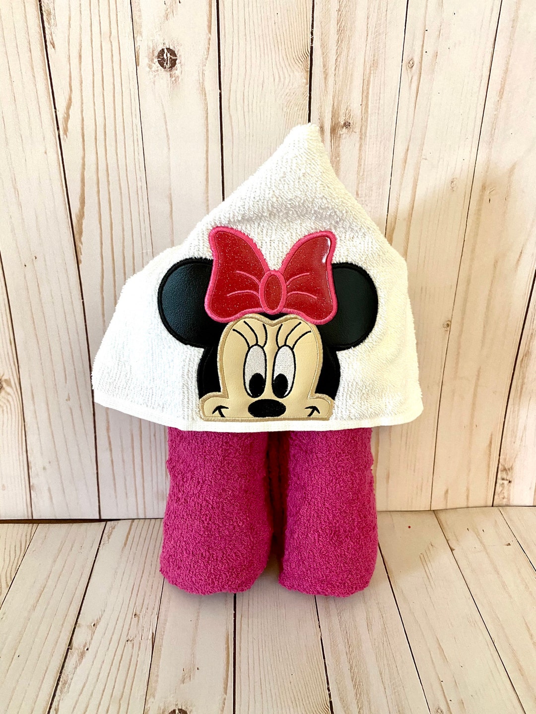Minnie Mouse Hooded Towel - Etsy