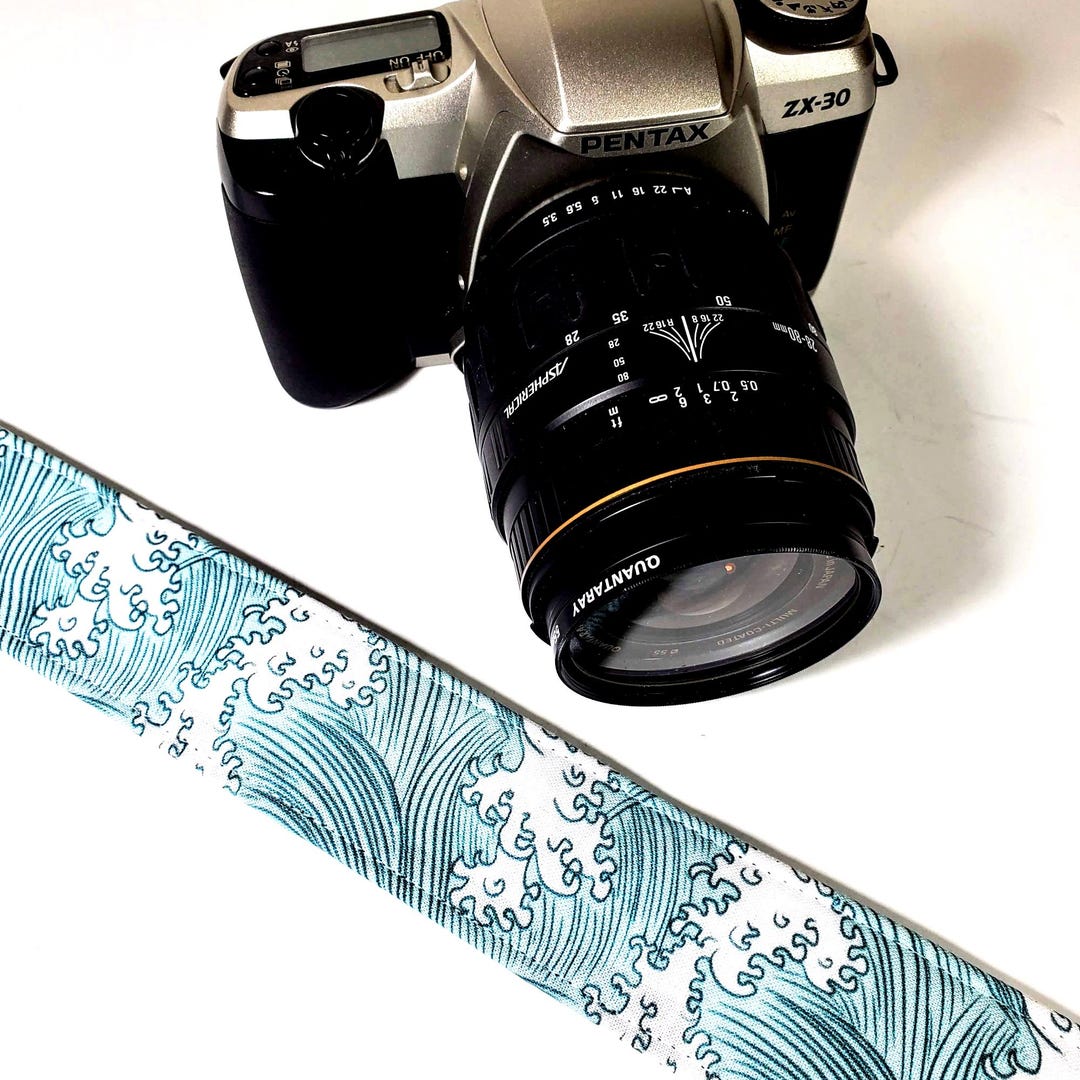 Japanese Wave Camera Strap - the Blue Wave Camera Strap - Light Blue ...