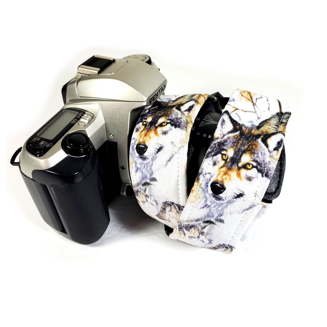 Wolf in Snow Camera Strap - Majestic Wolf Camera Strap - Double Padded ...